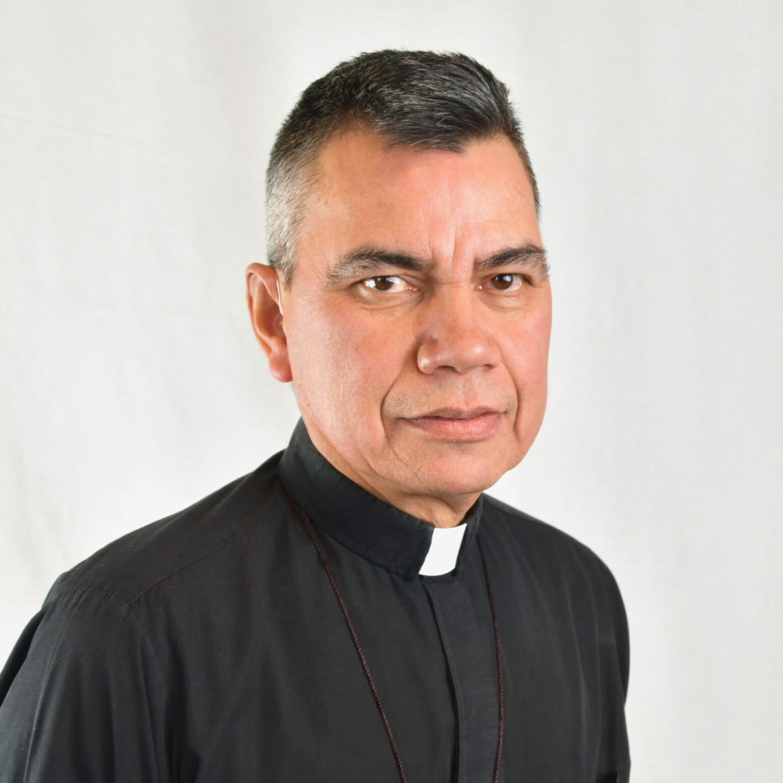 Movimientos y Apostolados - Evangelization and Family Life Ministries